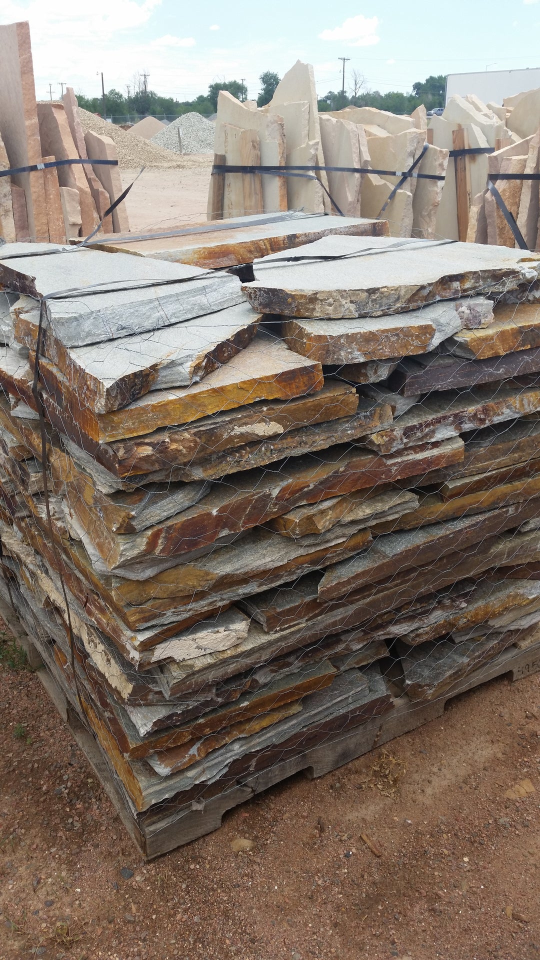 SILVER QUARTZITE PATIO – SchramRock